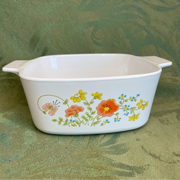 Corningware | Kitchen | Vintage 97s Wildflowers Design Corning Ware 1 ...
